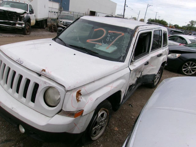 CHASSIS ECM BODY Control BCM Next To Battery Fits 11-14 COMPASS 2177193 ...