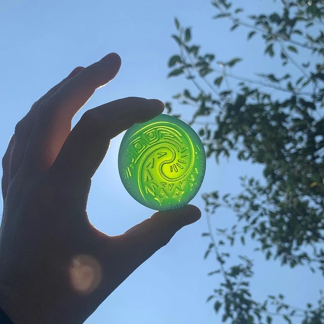 HEART OF THE Sea Te Fiti Stone - Translucent Resin Bamboo Presentation ...