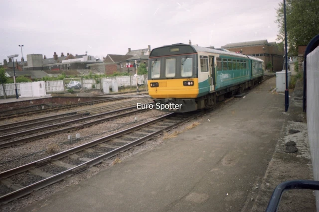 B294 35MM NEGATIVE Class 142 142084 Lincoln £2.54 - PicClick UK