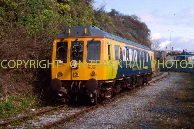 UK RAILWAY PHOTOGRAPH Of Class 121 Dmu 960011. Rmdmu1St-101 £1.70 ...