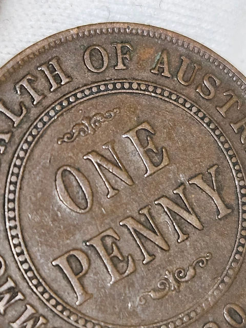 1920 AUSTRALIAN PENNY: Double Dot - Dot Under Lower Scroll & Above ...