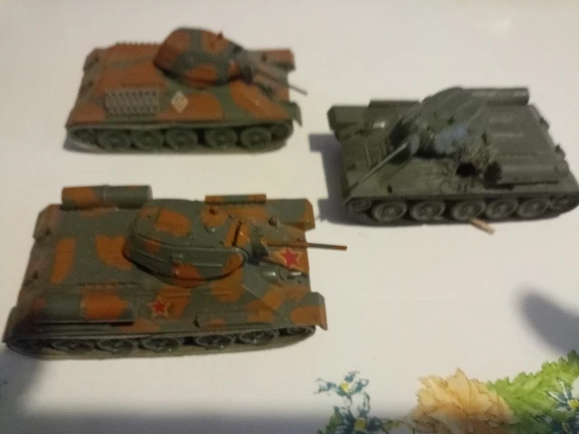 3 AIRFIX T-34/76 mm Panzer 1:76, Der Olivgrüne mit Einschussloch EUR 18 ...