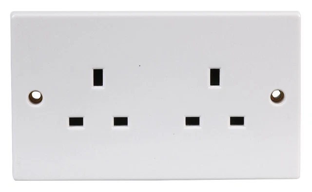 DOUBLE GANG PLUG Socket Unswitched 3 pin UK Mains 13A Twin 2 Gang ...