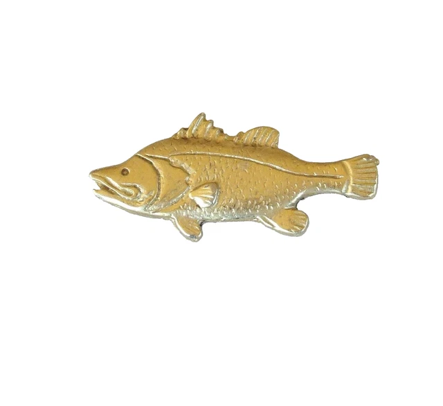 OLD BARRAMUNDI FISH Australian Fishing Souvenir Metal Lapel Pin Hat ...