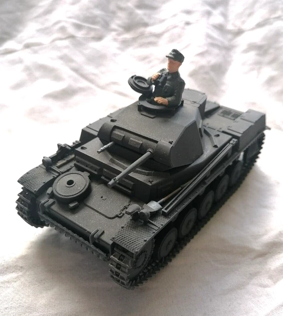 1/35 GERMAN WW2 Panzer II Ausf F Plastic Model assembled & painted ...