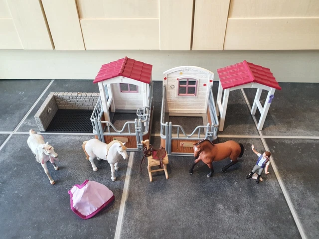 SCHLEICH HORSE CLUB Horse Stalls X 2, Yard Area,Horses/Mares,Sea ...