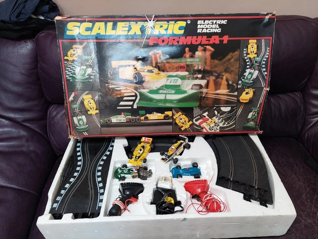 VINTAGE SCALEXTRIC 1980's Formula 1 Set - with March Ford 771 Spares ... VINTAGE SCALEXTRIC 1980's Formula 1 Set - with March Ford 771 Spares ...