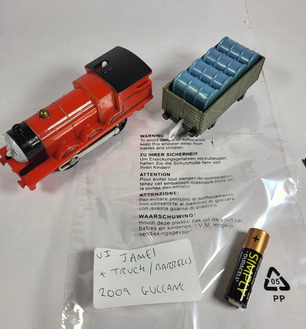 THOMAS THE TANK Engine Trackmaster - James & Truck With Barrels 2013 ...