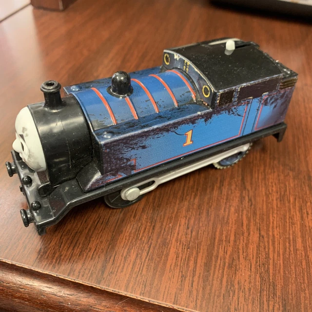 THOMAS THE TRAIN Dirty Motorized Tank Engine Trackmaster Blue Black ...