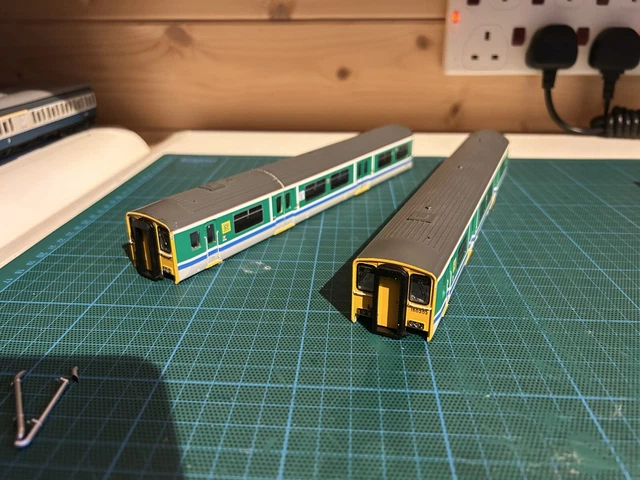 BACHMANN CLASS 150 DMU Bodyshell Spares Centro Livery £27.00 - PicClick UK