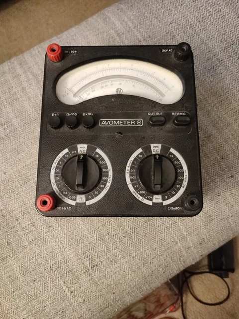 VINTAGE UNIVERSAL AVOMETER Model 8. EUR 59,32 - PicClick IT