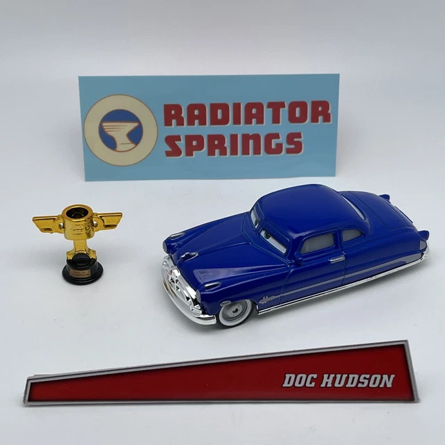VOITURE DISNEY PIXAR CARS Radiator Springs - Doc Hudson + Bumper ...
