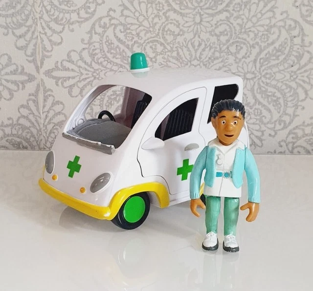 FIREMAN SAM NURSE Helen Flood Figure And Ambulance £4.99 - PicClick UK