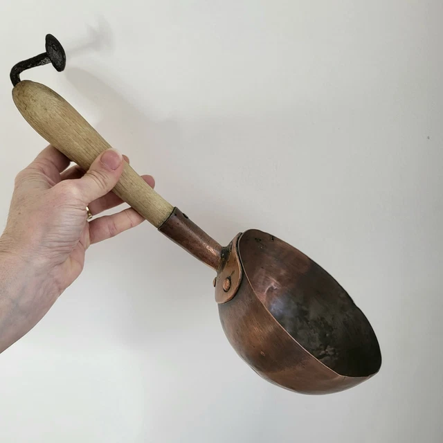 ANCIENNE GROSSE LOUCHE en Cuivre Manche Bois XIXème Belle Patine 36,2 ...