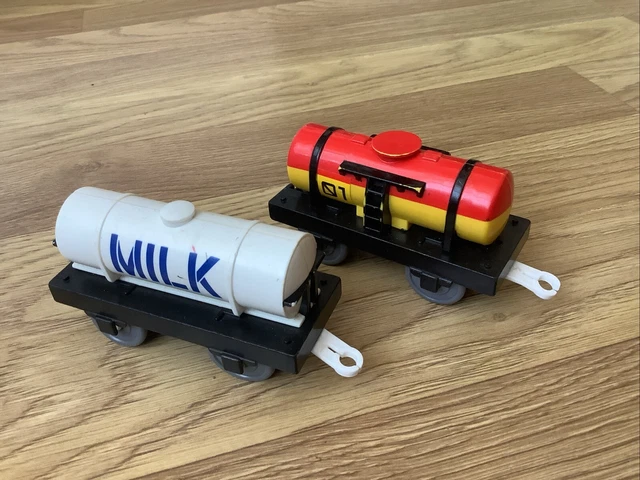2X TOMY TRACKMASTER Thomas the Tank Engine Wagons/ Carriages Milk And ...