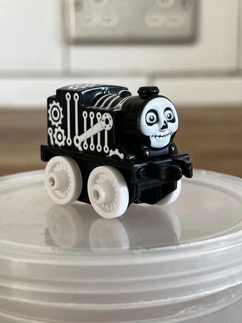 THOMAS & FRIENDS Minis Skeleton Halloween Train Collectable Rare Black ...