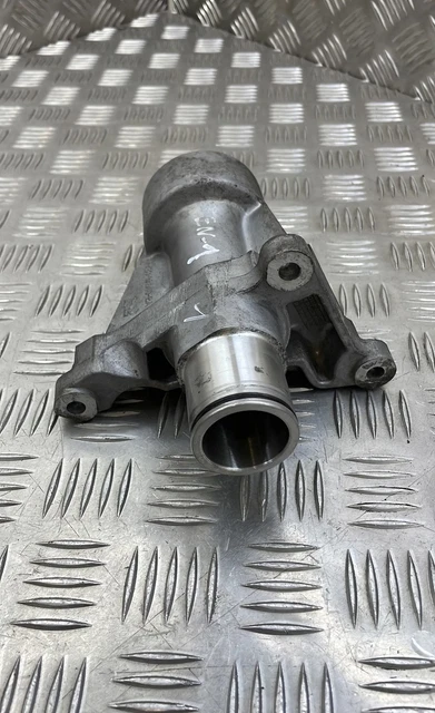 JAGUAR F-PACE X761 Bearing Mount for Half Axle Suspension HK833A040BA ...
