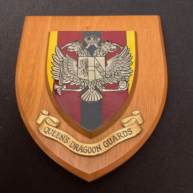 RARE VINTAGE MILITARY Mess Wall Plaque / Shield ~ Queen’s Dragoon ...