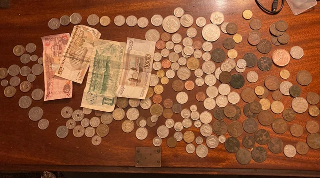 JOB LOT OF Old Coins And Banknotes from Around The World Some Rare £19. ...