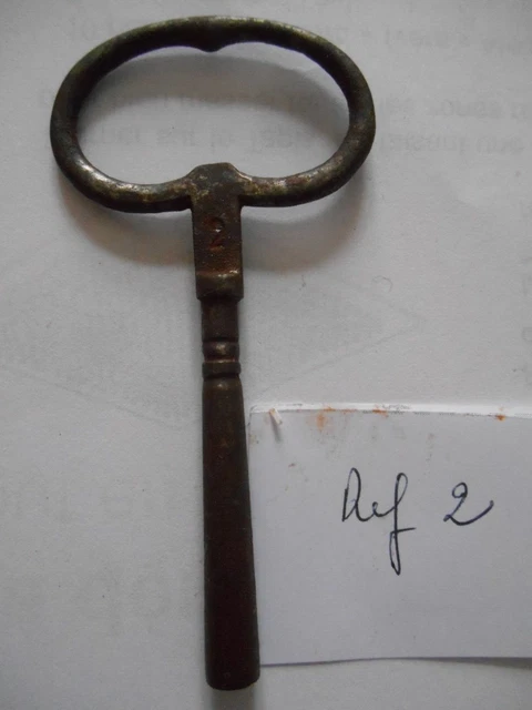 ANCIENNE CLÉ CLEF XIXe fer forgé de pendule n°2 carré de 3,2 mm EUR 8 ...