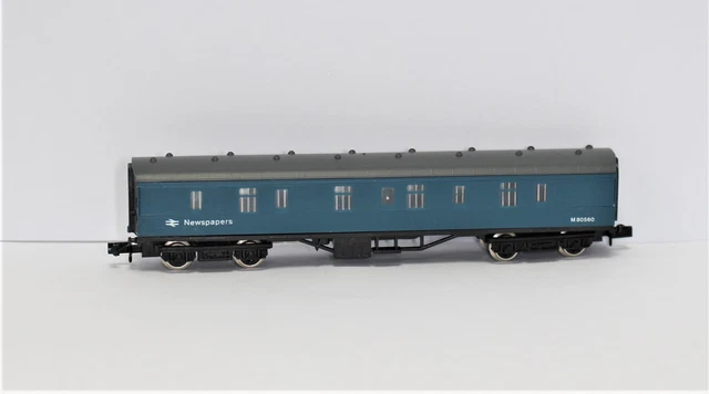 GRAHAM FARISH 0777 Newspaper Packing Bogie Van - BR Blue- N Gauge ...