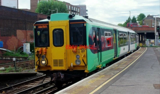 PHOTO (2) Southern 455 Class Emu 455 811 Arrives At Clapham Junction ...