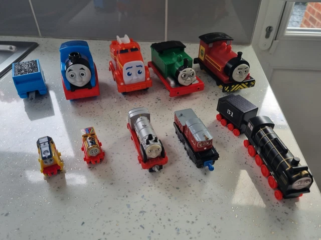 THOMAS THE TANK Engine Bundle X 11 Small Figures Toy Trains Carts ...