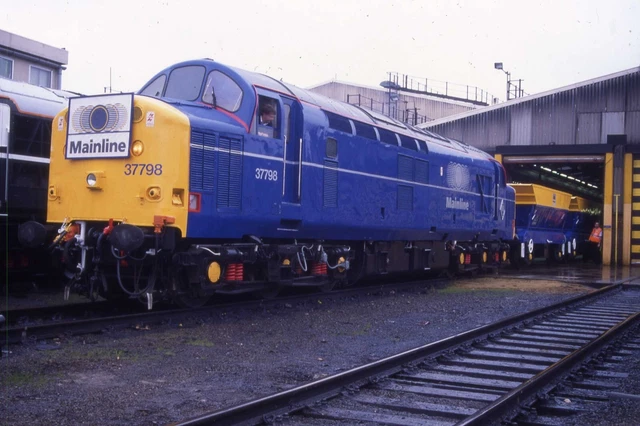 ORIGINAL 35MM DIESEL RAILWAY SLIDE CLASS 37 No 37798 EASTLEIGH £7.50 ...