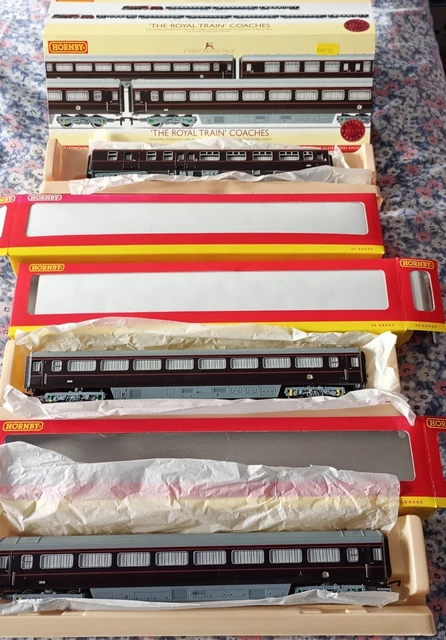 3 HORNBY ROYAL Train coach Set 00 Gauge No 2918- 2919 - 2920 Display ...