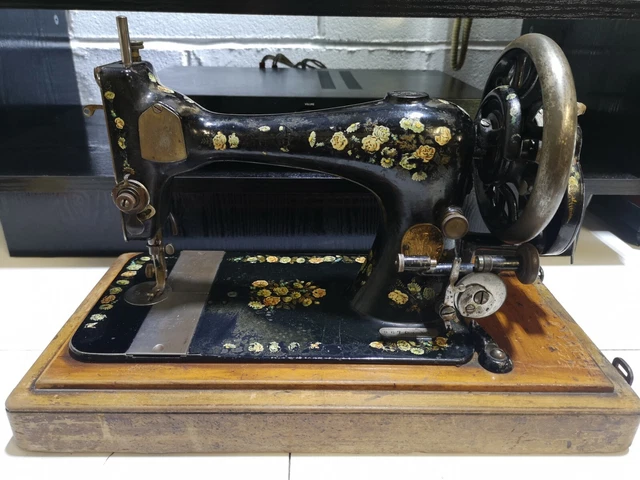 SINGER VS3 HAND Crank Sewing Machine Vintage Antique £99.99 - PicClick UK