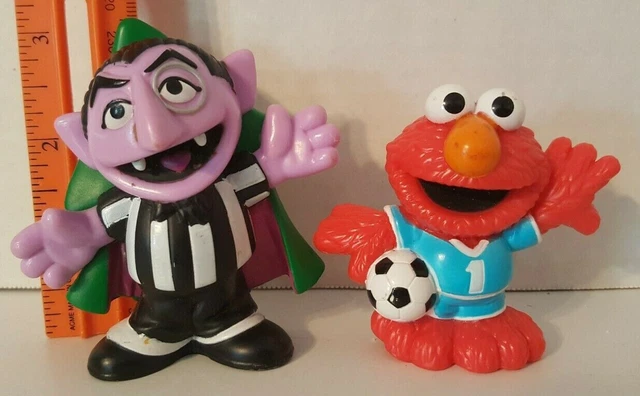 HASBRO SESAME STREET Count Von Count and Elmo - Soccer EUR 11,35 ...
