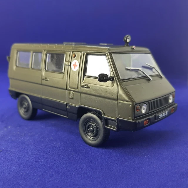 UAZ 3972 WAGON Ambulance Minibus Soviétique Année 1990 Scale 1/43 ...