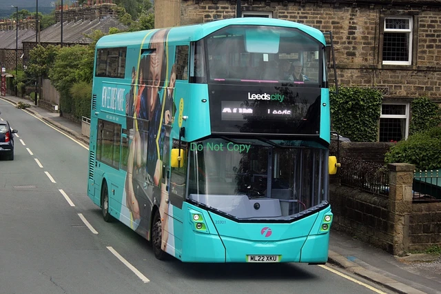 T339 BUS PHOTO ML22 XKU First Leeds no.35901 [01.06.24]CS EUR 1,30 ...