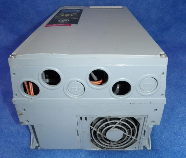 GENERAL ELECTRIC AF-650GP 6KGP43010X4XXXA1 7,5 kW 10 HP lecteur AC + 1 ...