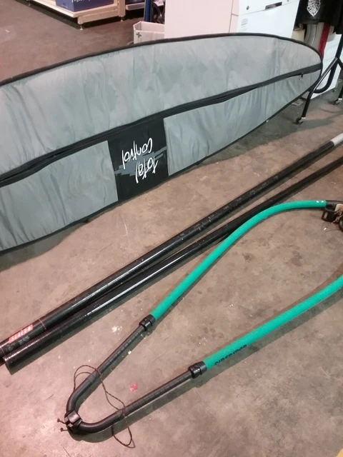 MISTRAL FIBREGLASS WINDSURFING Mast / Fibrespar Boom & board bag £25.00 ...