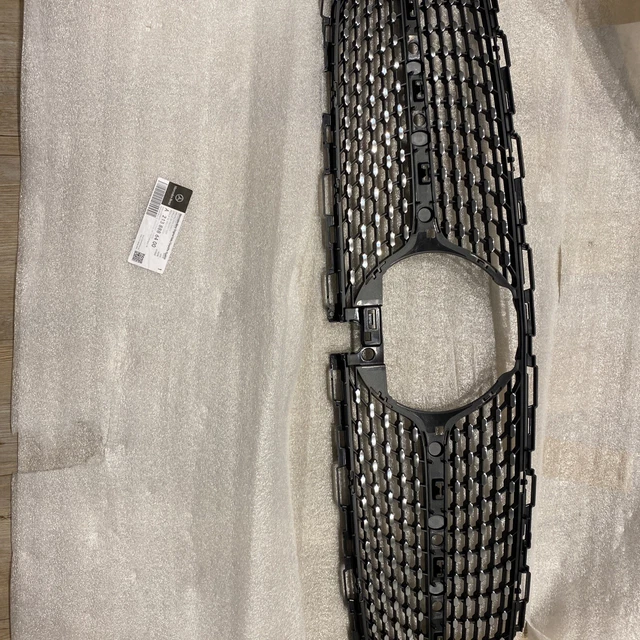 MERCEDES E220 AMG 2022 front grille. A2138886400 EUR 62,70 - PicClick IT