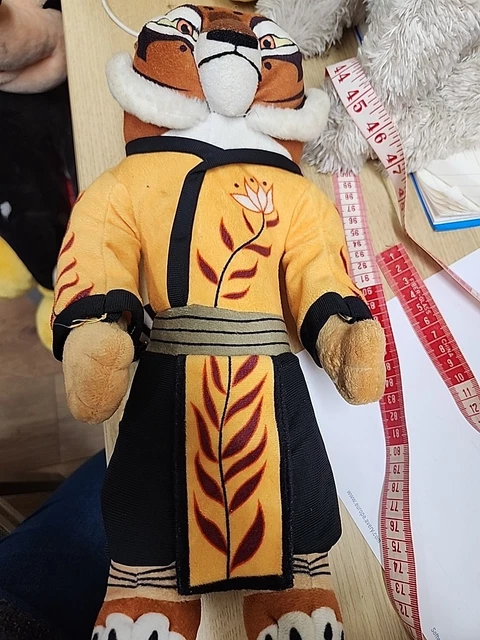 KUNG FU PANDA: Master Tigress - 32 Cm Soft Toy - Dreamworks £6.52 ...