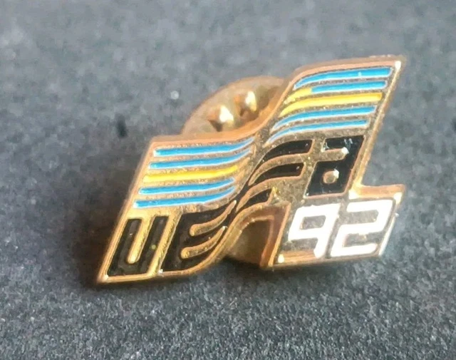 SPILLA PINS DISTINTIVO Stemma Simbolo Badge Logo Crest Uefa Euro 92 ...
