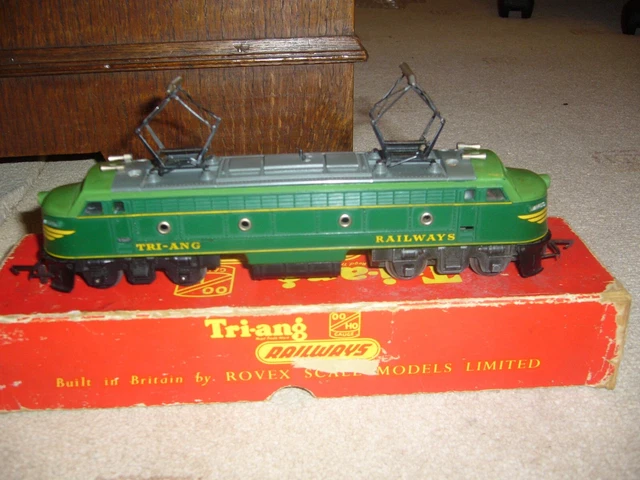 TRIANG R257 TRANSCONTINENTAL double ended loco,twin pantographs in 2 ...