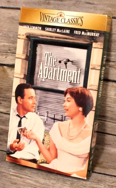 THE APARTMENT (VHS 1960 Jack Lemmon, Fred MacMurray & Shirley MacLaine ...