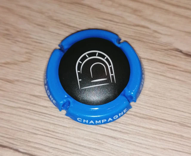 CAPSULE DE CHAMPAGNE générique noire et bleue avec voûte de cave EUR 1 ...