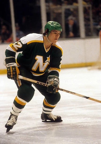 MINNESOTA NORTH STARS Gary Sargent 1978 2 Old Ice Hockey Photo $8.50 ...
