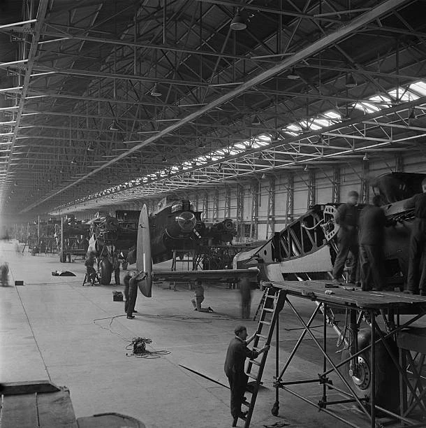 AVRO LANCASTER HEAVY Bombers Under Construction 1942 OLD PHOTO $6.38 ...