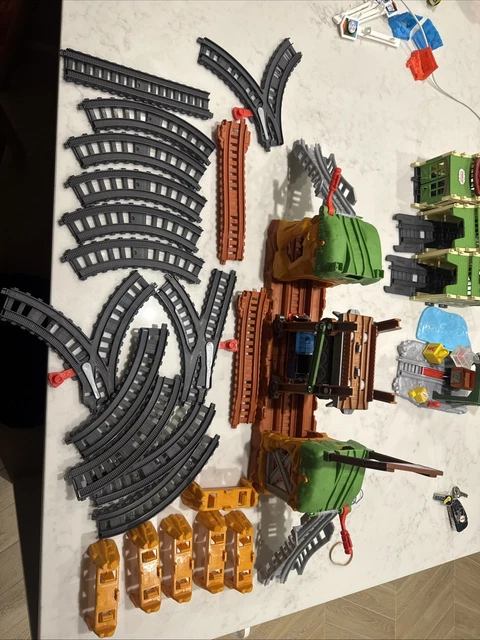 THOMAS AND FRIENDS Trackmaster Walking Bridge Set in Original Box £52. ...