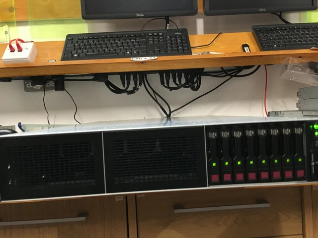 SERVER HPE PROLIANT DL380 Gen10 Dual Xeon Gold 6144 unità di memoria a ...