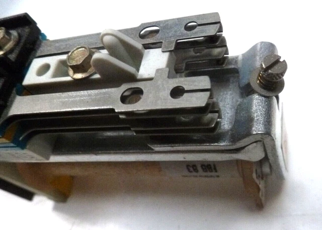 GPO STROWGER 3000 Type Relay With A 2000 Ohm Coil £4.99 - PicClick UK