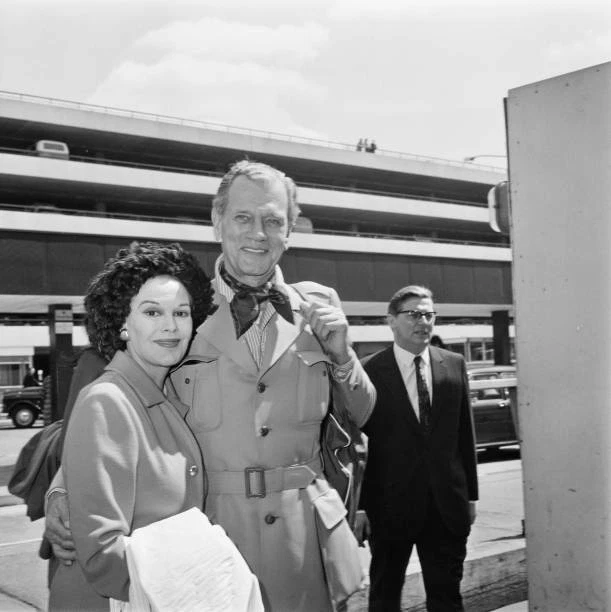 AMERICAN ACTOR JOSEPH Cotten with his wife UK 1972 OLD PHOTO $8.50 ...