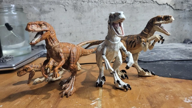JURASSIC WORLD: CHAOS Theory Atrociraptor Squad Repaints Mattel EUR 26 ... JURASSIC WORLD: CHAOS Theory Atrociraptor Squad Repaints Mattel EUR 26 ...