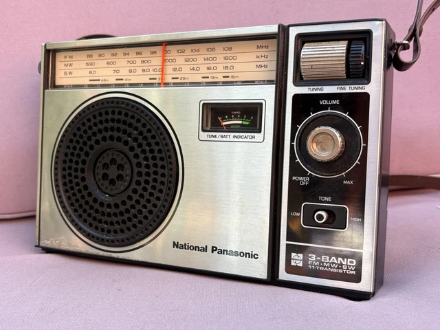 VINTAGE NATIONAL PANASONIC Portable Transistor RADIO & Case, RF-333J ...