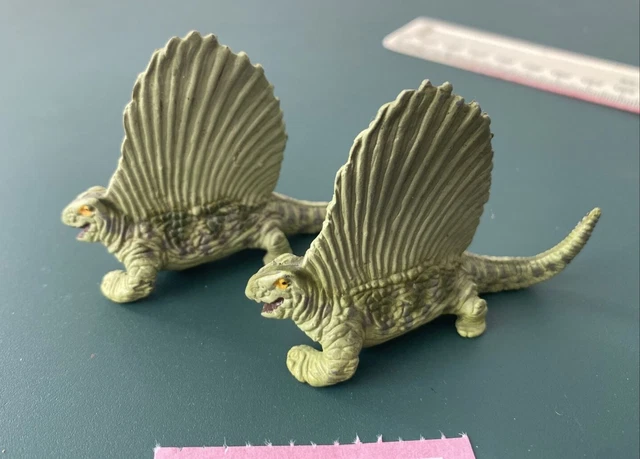 DK100 2 X Safari Carnegie Dinosaurs Dimetrodon Figures Models Toys ...